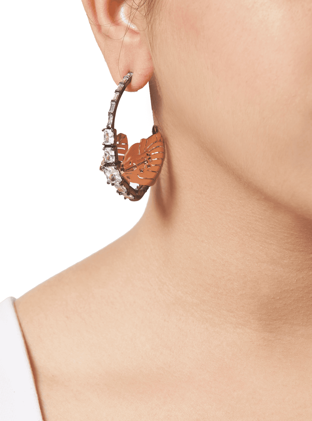 Which Earring Styles Flatter a Long Facial Structure? – Outhouse Jewellery