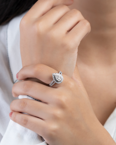Solitaire vs Diamond Jewellery: What’s Your Style? (2025) – Tyaani ...