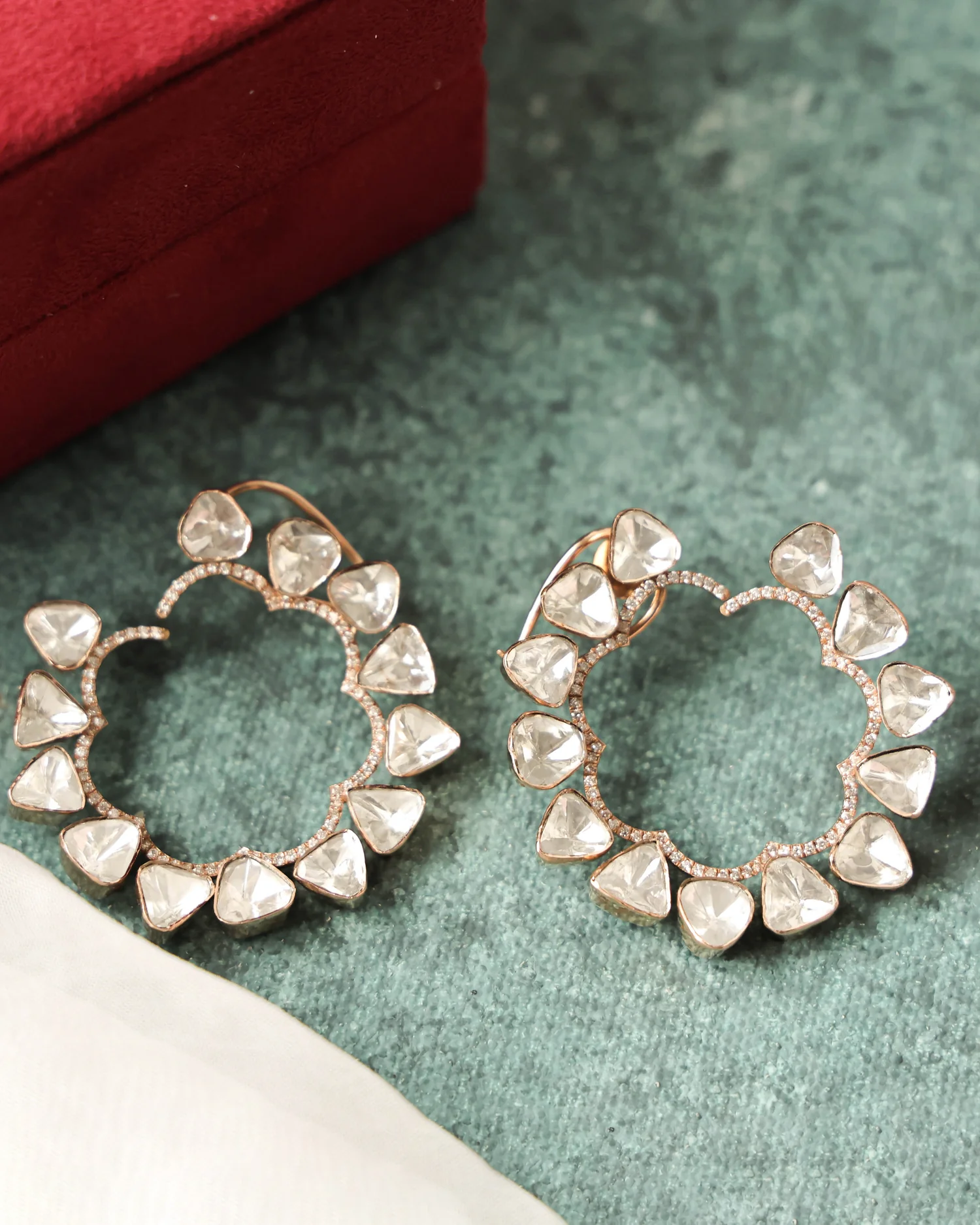 8 Earrings That Flatter Diamond Faces Instantly (2025) – Tyaani Jewellery Private Limited