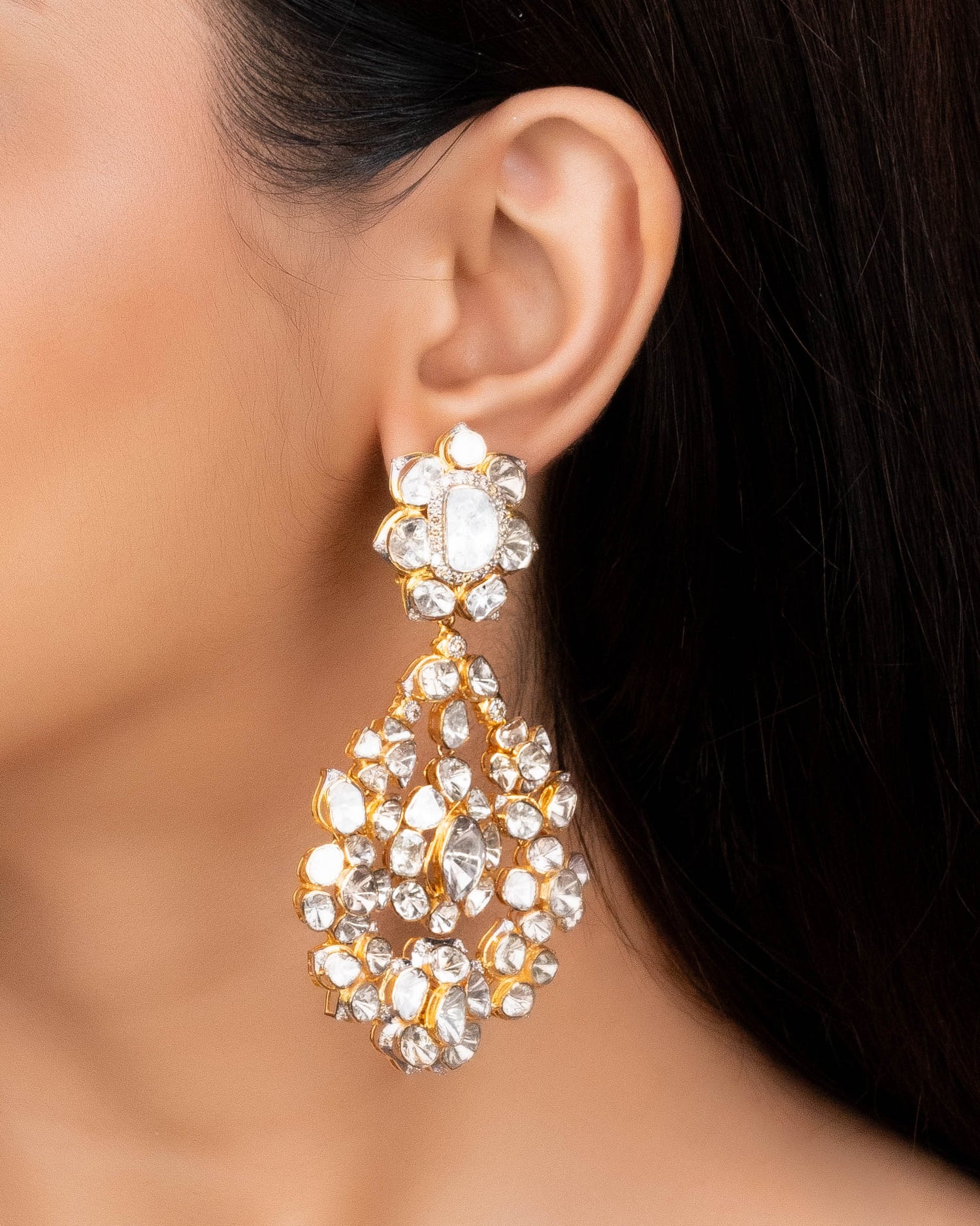 8 Gorgeous Earrings That Add Width to Long Face Shapes – Tyaani ...