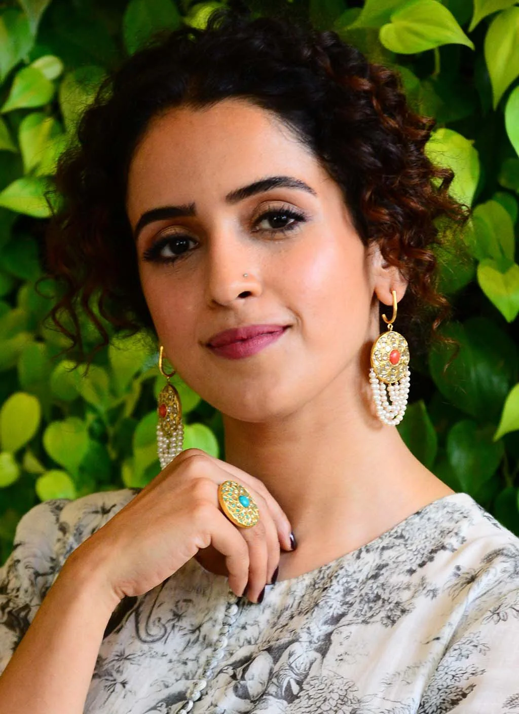 How to Wear Heavy Earrings Without Hurting Your Ears? – Tyaani ...