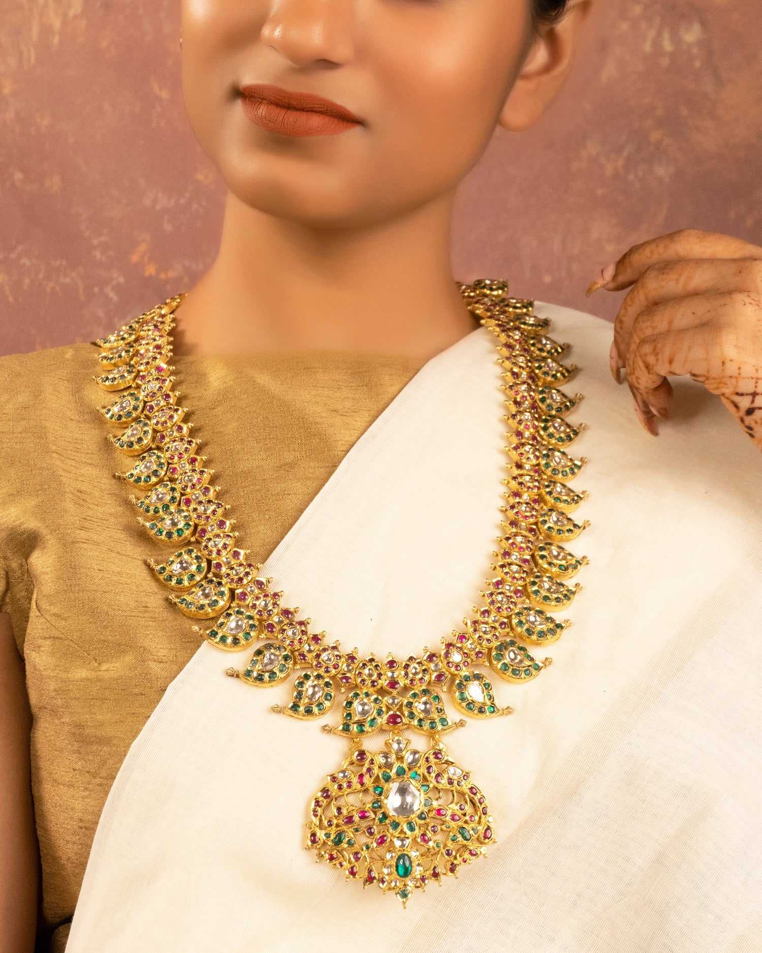 Necklaces for Short Neck: Styling Dos, Don’ts & Tyaani Picks – Tyaani ...